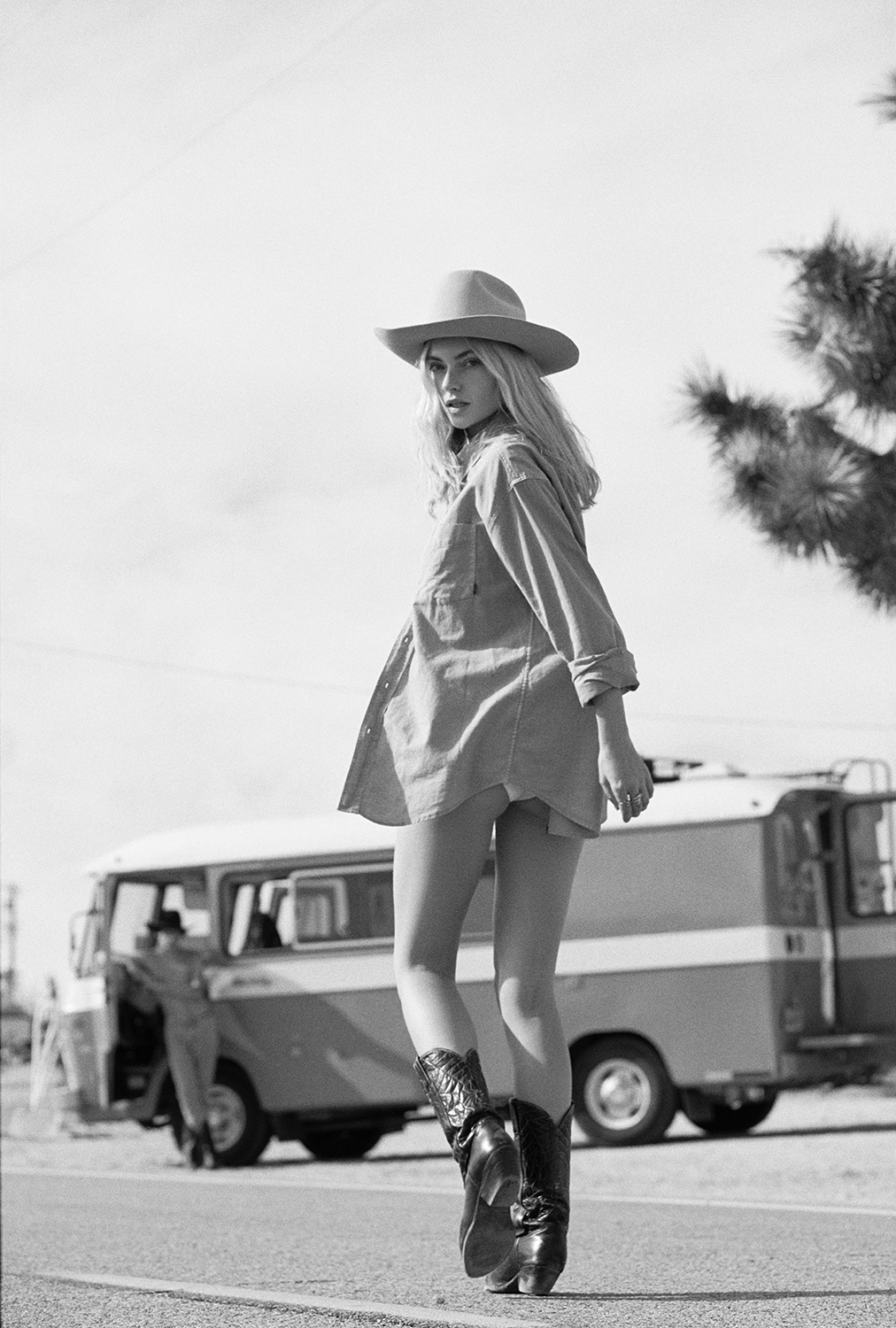 Sarah Holt and Tyler Blue Golden – Thrills // Jason Lee Parry